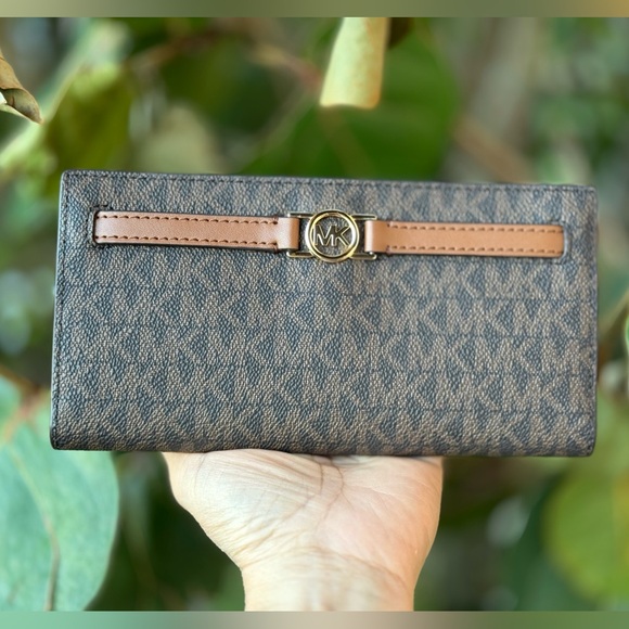 Michael Kors | Bags | Michael Kors Jet Set Reed Large Bifold Wallet Mk ...